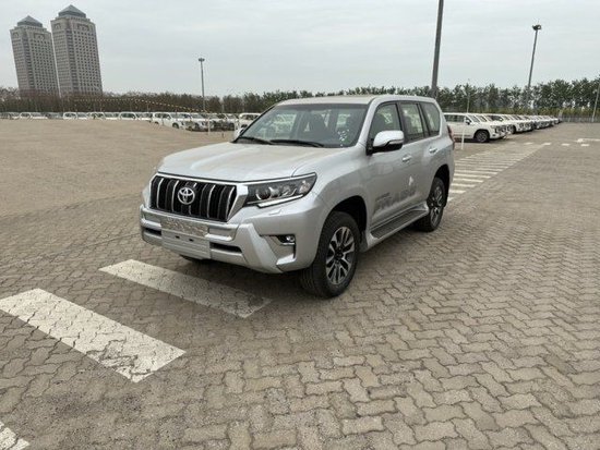 23款丰田霸道2800柴油TXL银色现车特价-新浪汽车