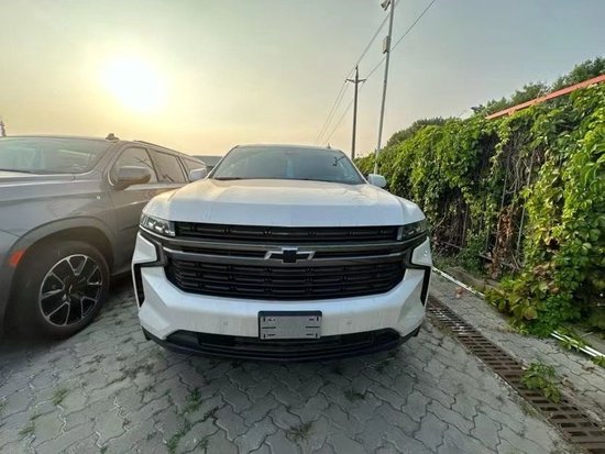 23款雪佛兰萨博班5.3汽油 11月售80余万-新浪汽车