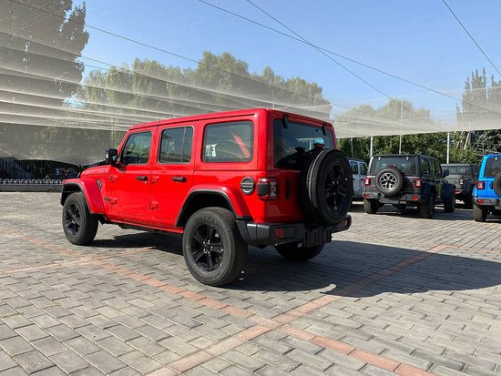 2023款牧马人高地熔岩红色售价42.99万