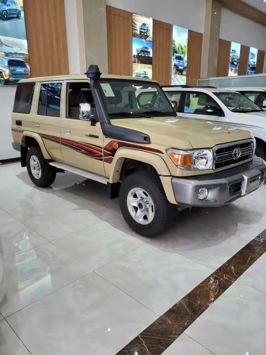 最新款丰田LC76柴油版港口现车原装进口-手机新浪汽车