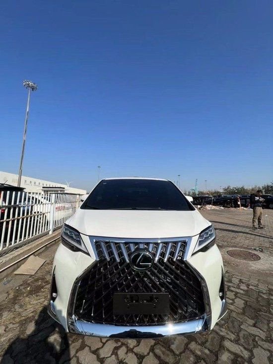 雷克萨斯LM350h 特价210万起手续齐全-新浪汽车