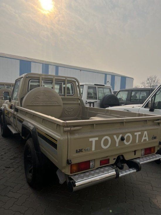 2022款丰田LC79 超级越野皮卡最强性能-手机新浪汽车