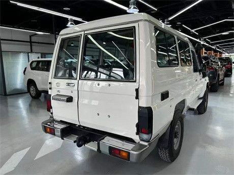 2023款丰田酷路泽LC78 4.0汽油报价95万-新浪汽车