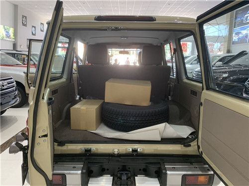 2022款丰田LC76国六最新价格及配置行情-新浪汽车