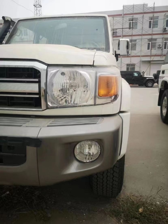 2023款丰田LC76现车85万起售第一批交车-新浪汽车