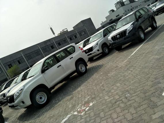 17款丰田霸道2700 动感外形无可挑剔-手机新浪汽车