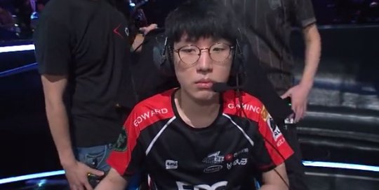 S8：EDG击败INF拿下胜利，厂长再出新梗被玩家玩坏！_新浪游戏_手机新浪网