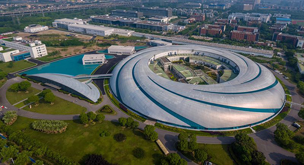 这台在科研界赫赫威名的“上海光源”，超70%设备自主研制|上海光源|科研界|威名_新浪新闻