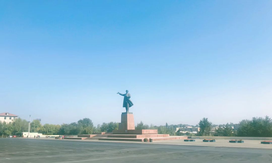 丝绸之路品牌万里行day11｜镜头下的中亚最大巴扎，异域风情里的商业世界|丝绸之路|奥什|大巴扎_新浪新闻