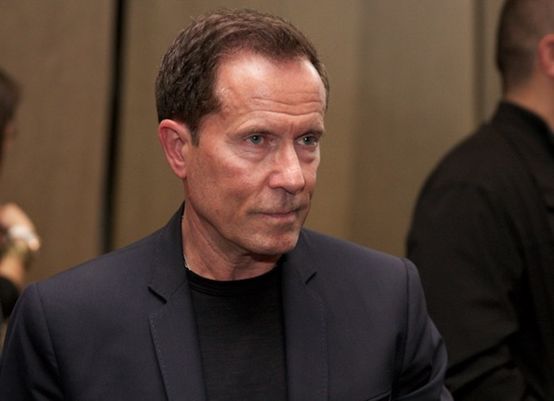 亚瑟士的难题|强化专业跑鞋本色，还是靠流量明星扩大品牌影响力_手机新浪网