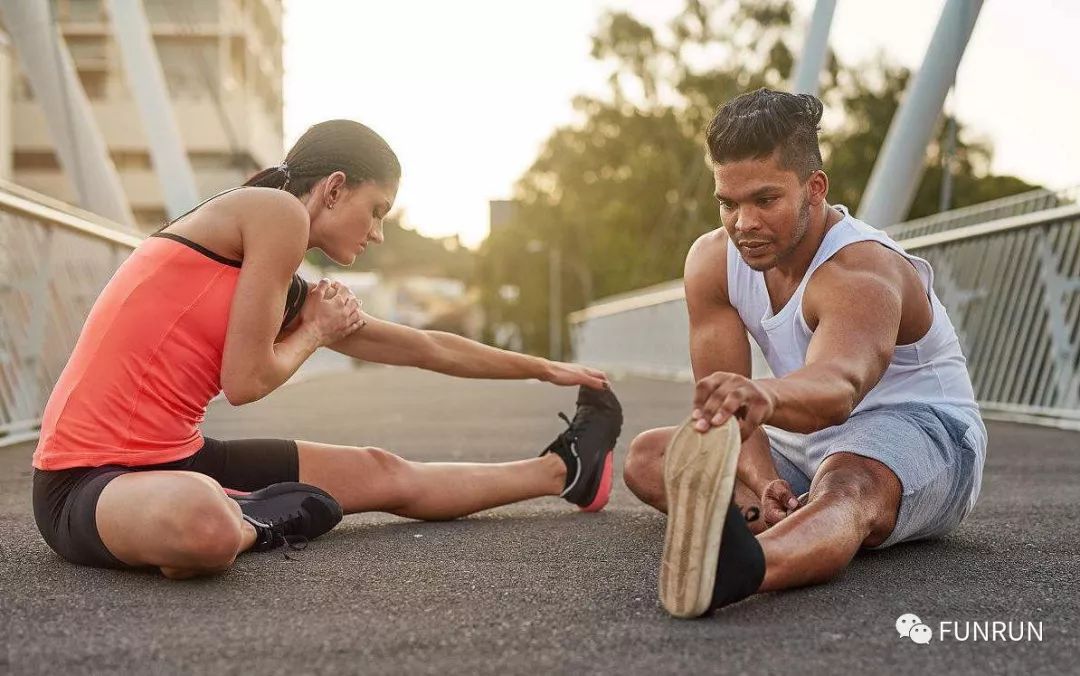 如何进行训练前的热身？怎样判断热身好了？