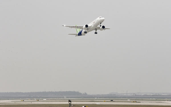 C919大飞机终于有国产起落架 关键锻件全部国产化|利勃海尔|起落架|主起落架_新浪新闻