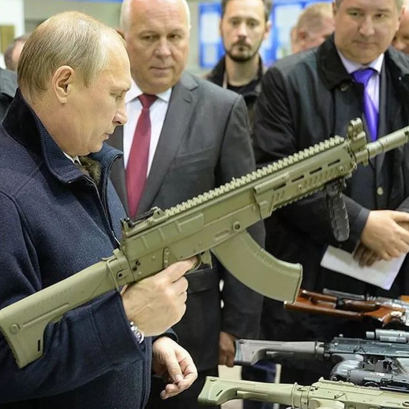 面世7年，AK12终于装备俄军，为啥这支更差的枪却能中标？｜轻武专栏|保险|步枪|俄军_新浪新闻