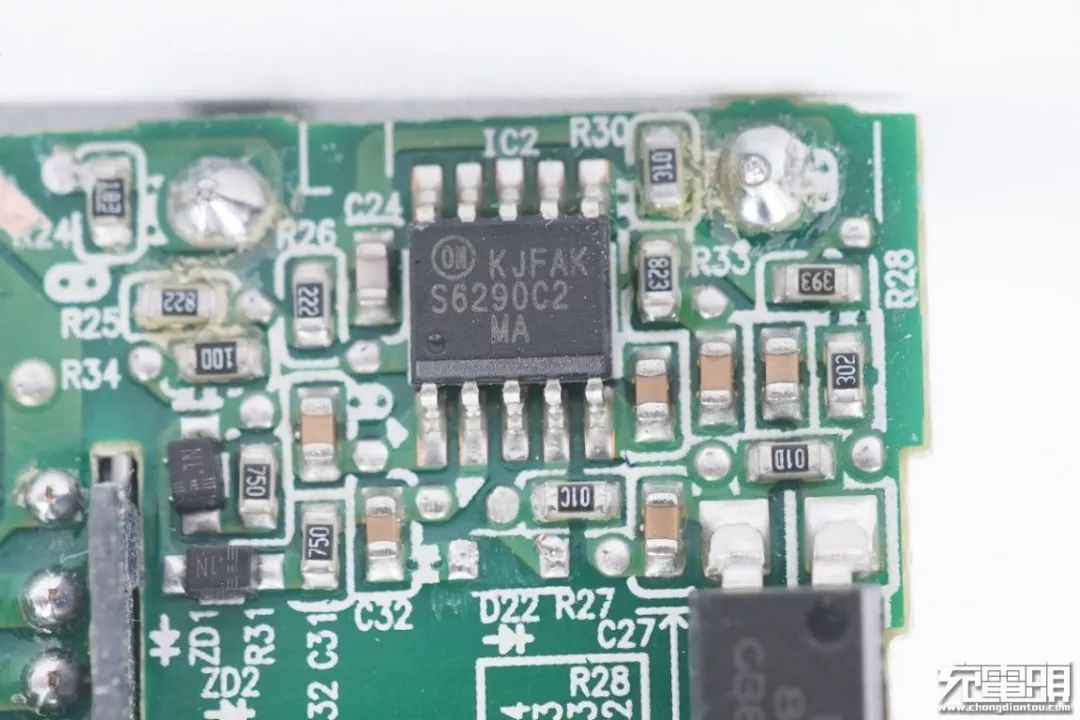 拆解报告：三星美版15W原装AFC快充充电器EP-TA200