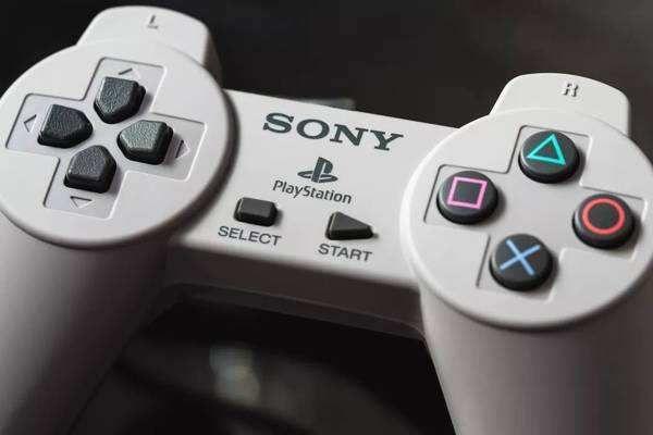 索尼效法任天堂做迷你PS，但原版PS革了老任的命|MEGA-CD|数码|索尼_新浪新闻