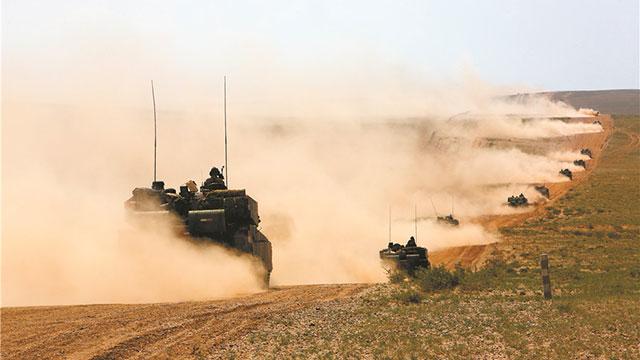 当之无愧的陆军王牌！99式坦克改进型亮相，驰骋演习现场！_手机新浪网