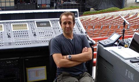 国际音响大师Jim Ebdon主操中国乐势力-摇滚30年演唱会_新浪新闻