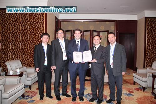 OSA主席Alan E.Willner受聘为我校名誉教授_新浪新闻