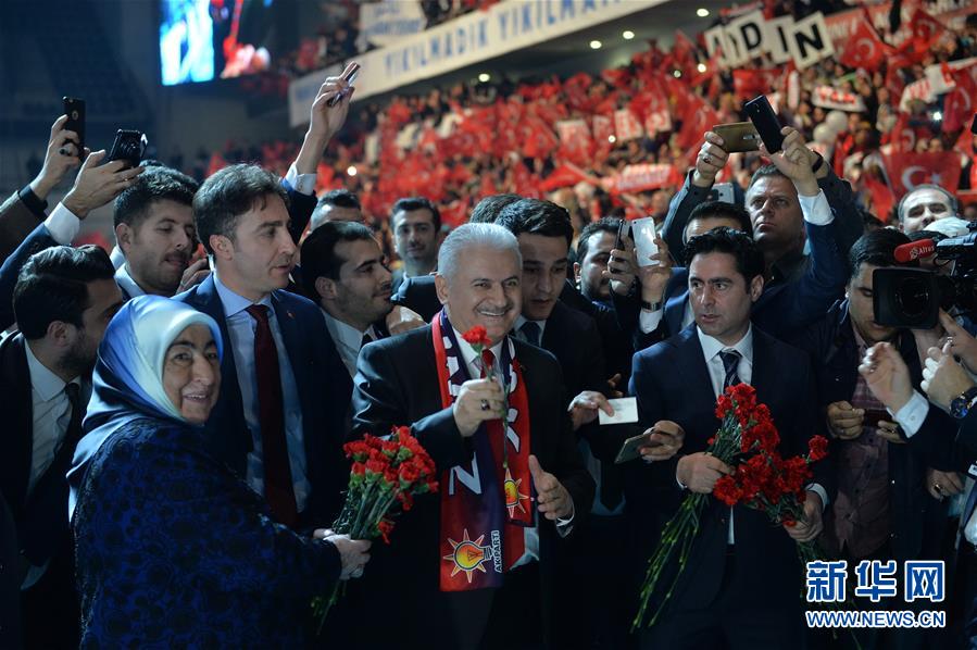 土耳其执政党启动修宪公投造势活动_新浪新闻