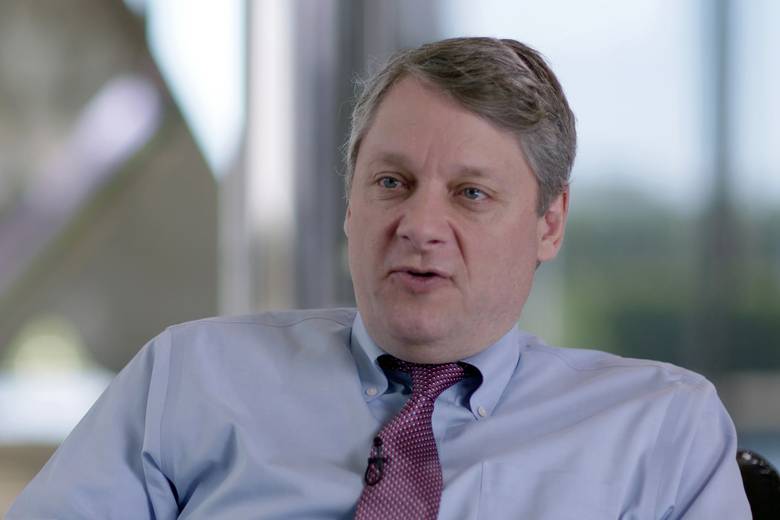 “债王”或易主：Pimco新秀伊凡辛，一个打败比尔·格罗斯的男人_新浪财经_新浪网