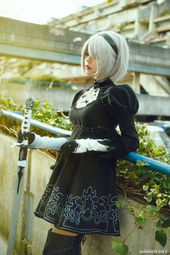 神还原的《尼尔：机械纪元》2B小姐姐COS 但是千万别摘下眼罩！_电视游戏-新闻_新浪游戏_新浪网