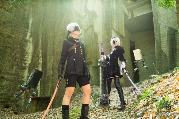 《尼尔：机械纪元》COS 2B小姐姐和正太9S双双出镜_新浪游戏_手机新浪网