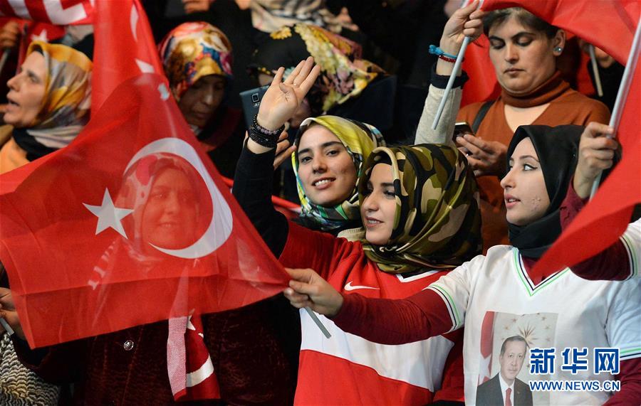 民调：土耳其修宪公投正反方支持率不相上下|政府|争议|土耳其_新浪新闻