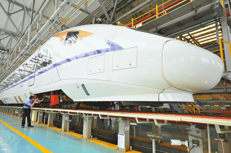 全国首列CRH3A型动车组抵达成都 有望投入西成客专运营|动车组|成都|铁路局_新浪新闻