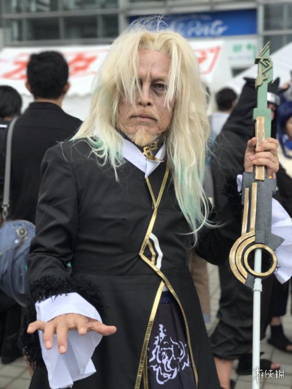 C92首日精彩COS合集 “胡子小姐”一出场就欢呼不断!_新浪游戏_手机新浪网