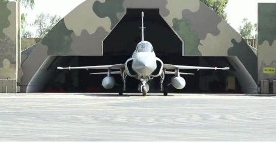 这国空军精良却不肯配机堡 一场飓风全国空军战机被团灭手机新浪网eoi 9342