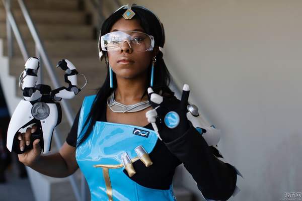 Dragon Con漫展Coser图赏 蜘蛛女侠波涛汹涌令人窒息_新浪游戏_手机新浪网