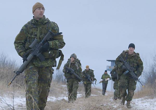 从M16上改进的C7突击步枪_手机新浪网