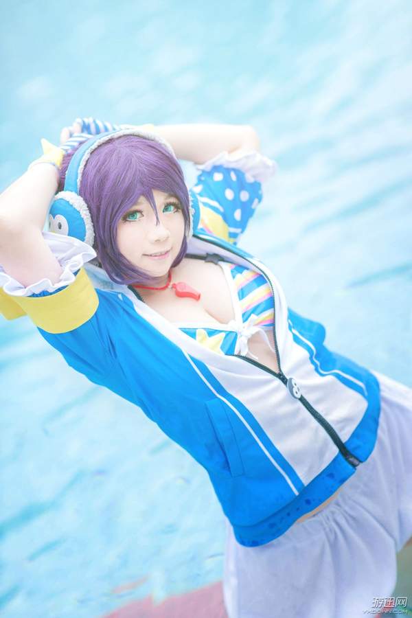 台湾正妹COS《lovelive!》东条希 身材丰满，胸肌傲人_新浪游戏_手机新浪网