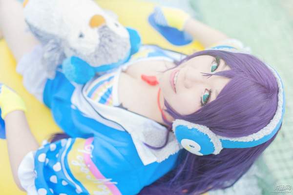 台湾正妹COS《lovelive!》东条希 身材丰满，胸肌傲人_新浪游戏_手机新浪网