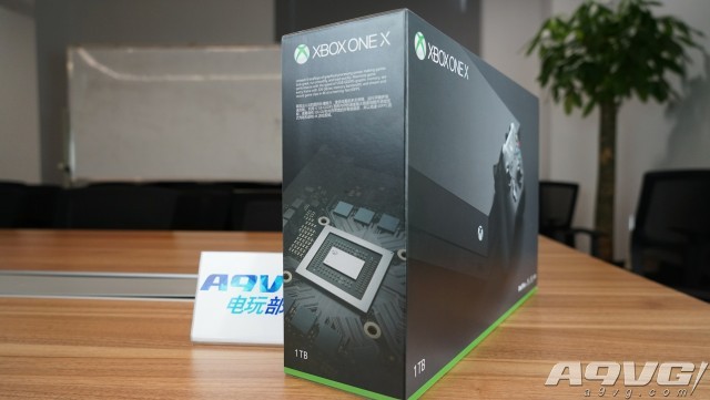 Xbox One X首发开箱介绍：国行主机不锁区不锁服