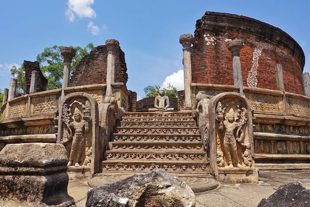 斯里兰卡，佛祖与菩提树。|斯里兰卡|菩提树|康提_新浪新闻