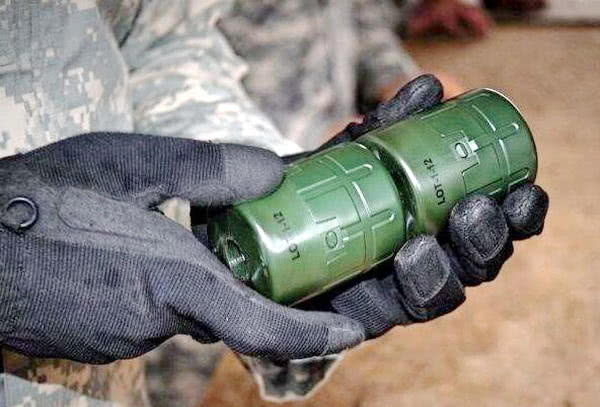 世界上威力最大的手榴弹：堪比迫击炮，还能让人窒息而死_手机新浪网