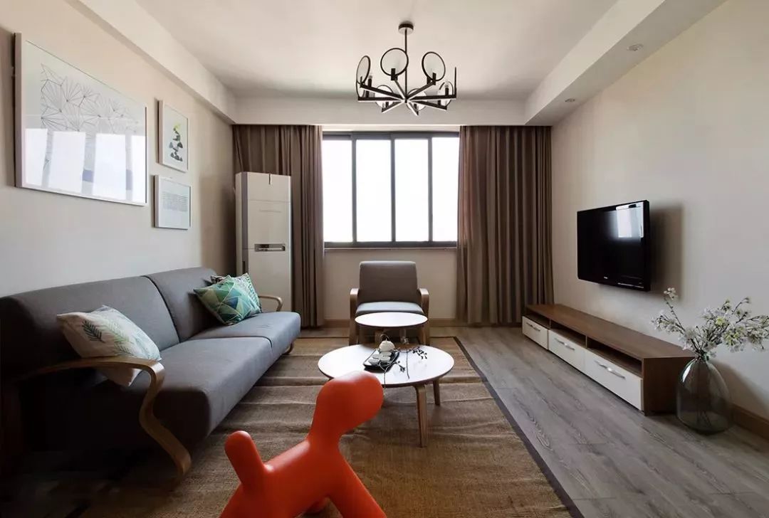 客厅用立式空调，摆沙发墙还是电视墙好？|沙发墙|电视墙|空调_新浪新闻