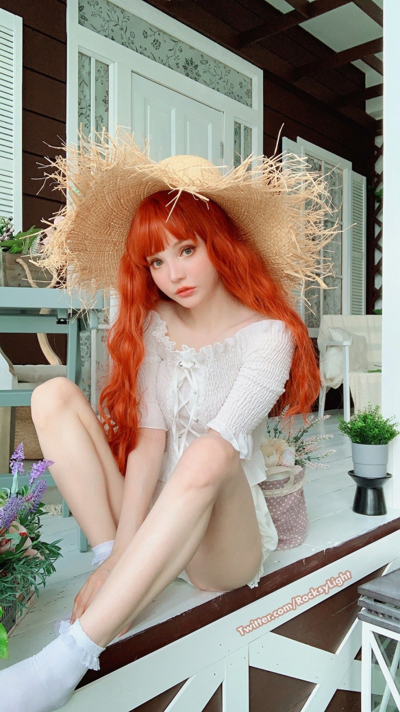 不是机场萝莉哦！俄罗斯萌妹Rocksy Light美图集！_新浪游戏_手机新浪网