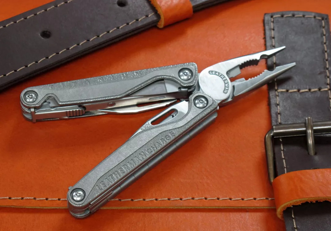 颜值至上: “花钱受罪”的中国式EDC文化