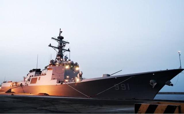 055不仅战斗力超群 正以下饺子班的速度飞速建造着_手机新浪网