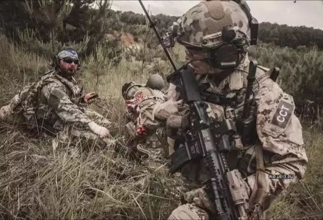 钢盔这么重，干嘛还要戴？