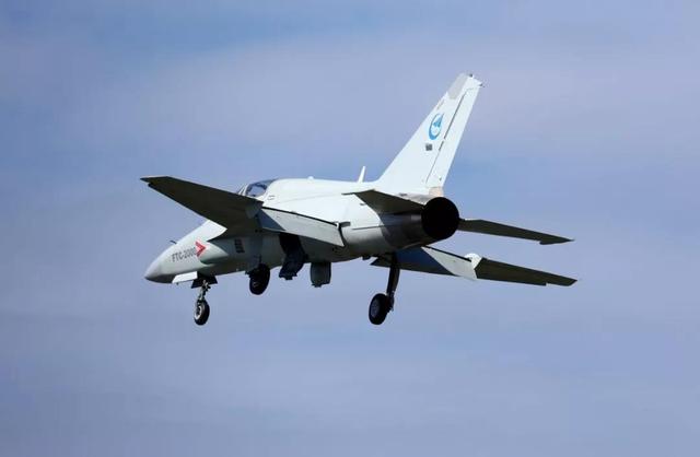 中国新款飞机2号原型机首飞，颜值提高让人忘了他也是米格-21_手机新浪网