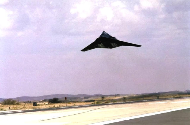 F-117到底有啥魔力？退役10年仍牵动军迷的心_手机新浪网