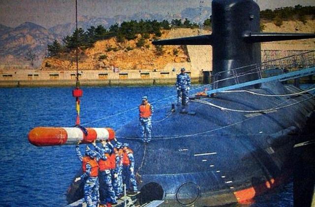 美国爆料中国海军大阅兵曝光的093B潜艇有多强，服役数量惊人!|潜艇|核潜艇|中国海军_新浪新闻