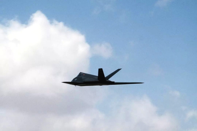 F-117到底有啥魔力？退役10年仍牵动军迷的心_手机新浪网