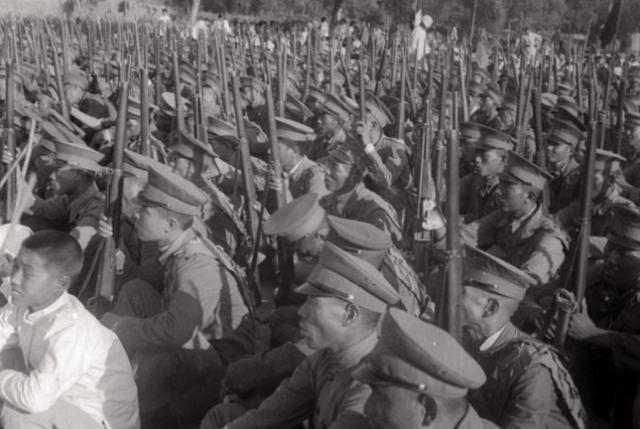 抗战时期伪军战斗力怎样？12个集团军才6万人，官多兵少_手机新浪网