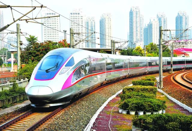 “复兴号”上线运营一周年，外媒花式点赞|复兴号|列车|花式_新浪新闻