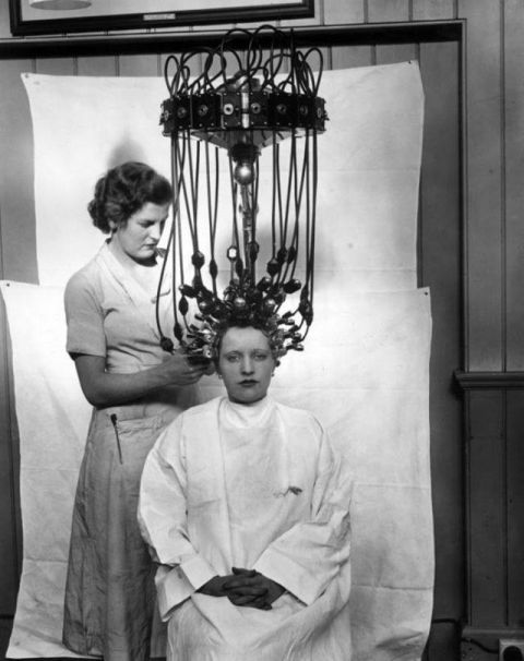 对于爱美的女士来说 1906年是重要的一年 烫发机在这一年发明|托特|烫发|烫发机_新浪新闻