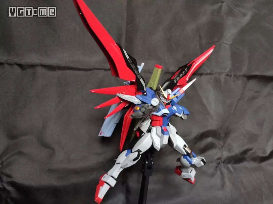 体现ZAFT理想的真红之翼：METAL ROBOT魂命运高达简评